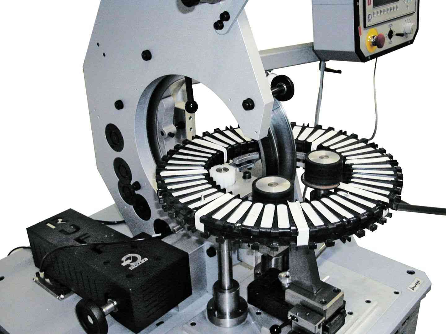 Stator winding machine | RUFF GmbH